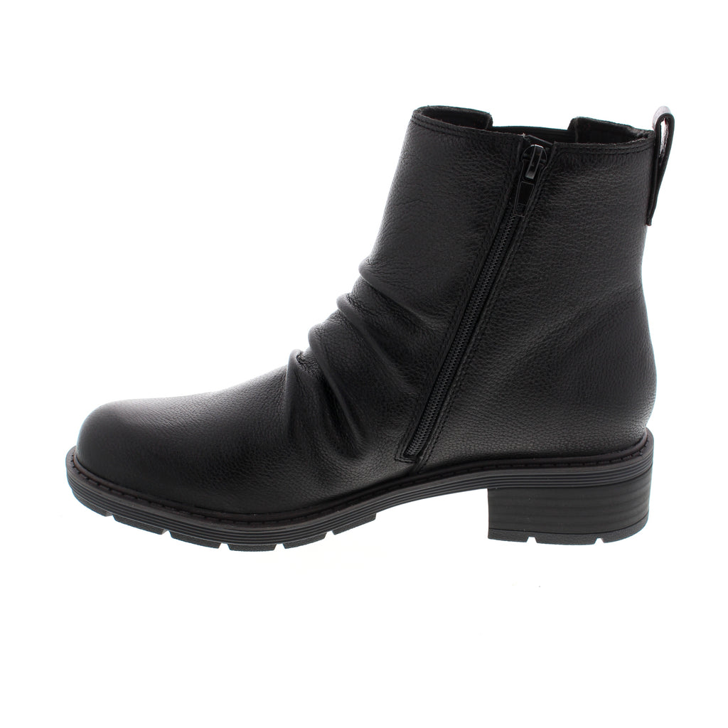 Clarks Hearth Rose | Black – Sole City Shoes