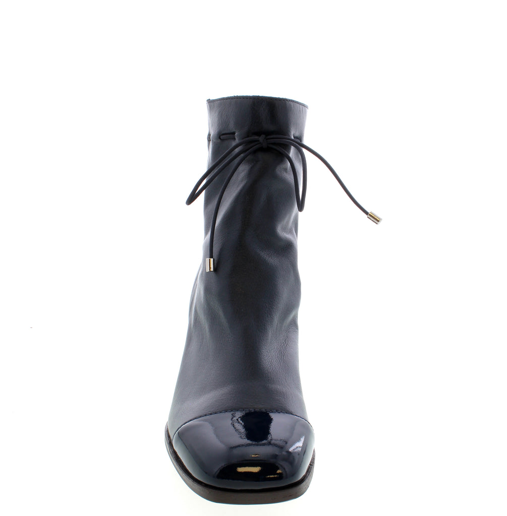 Django & Juliette Valina | Navy – Sole City Shoes