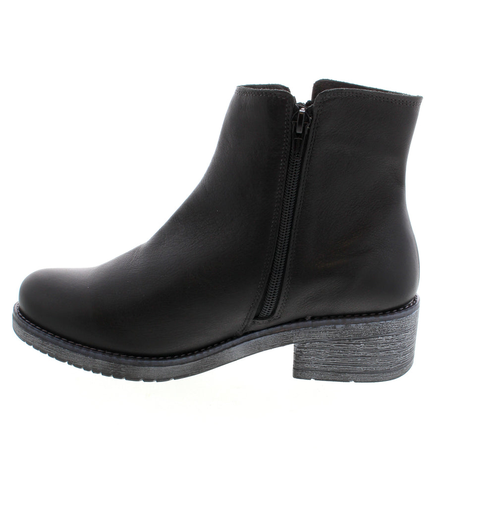 Naot Wander | Black – Sole City Shoes