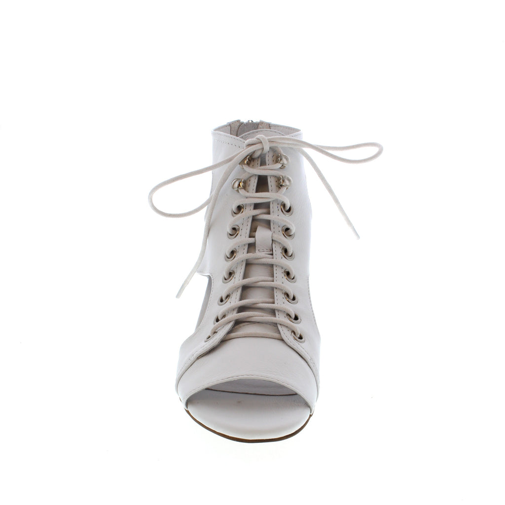 Django & Juliette Edsel | White – Sole City Shoes